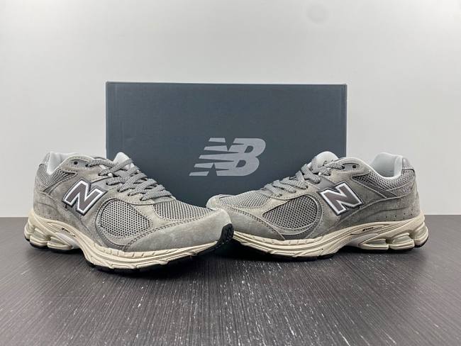 New Balance 2002R Marblehead Light Aluminum ML2002RC - katehub