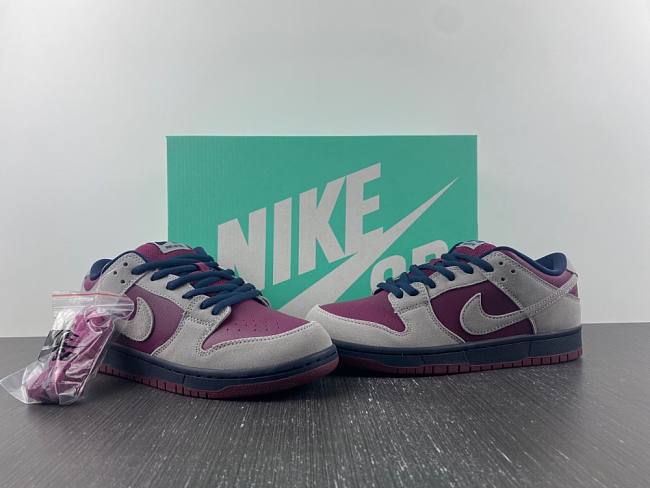 Nike SB Dunk Low Atmosphere Grey True Berry BQ6817-001 - katehub