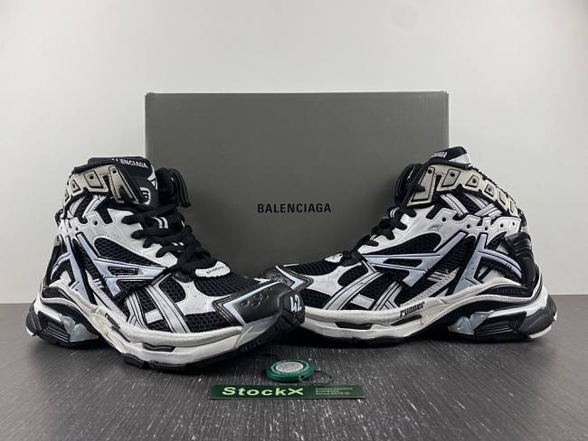 BALENCIAGA Runner Hightop Black & White - katehub